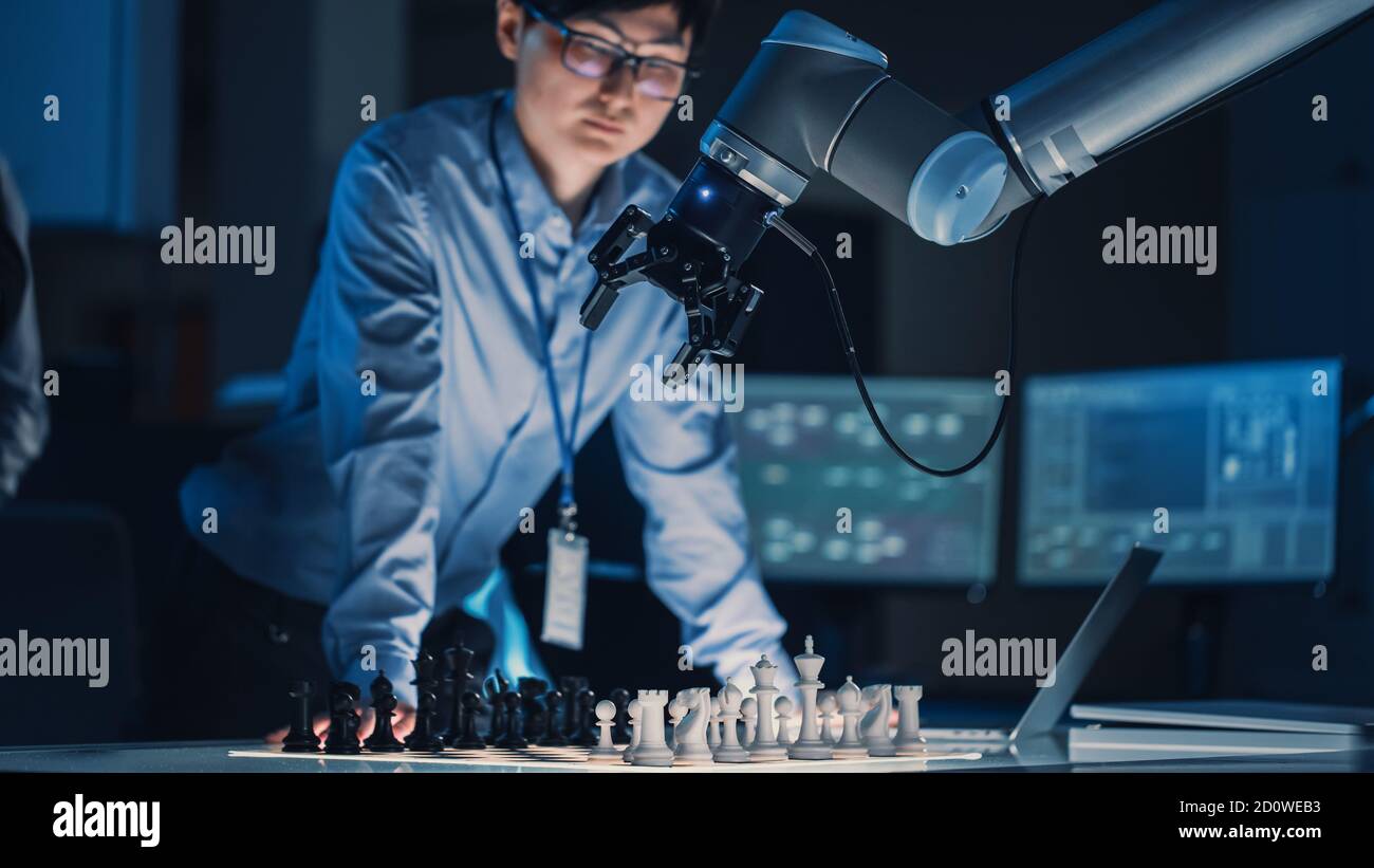 Deep blue chess computer hi-res stock photography and images - Alamy
