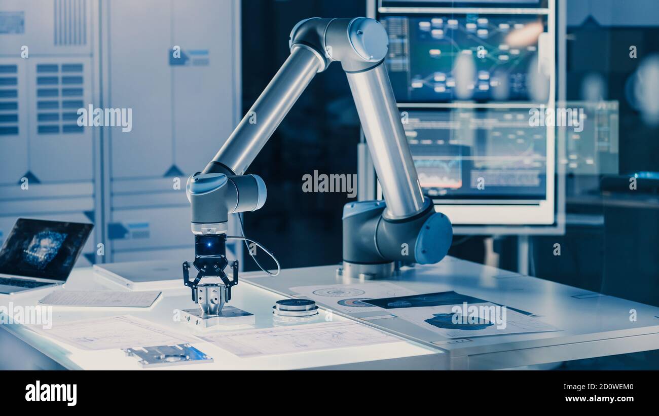Robotic lab hi-res stock photography and images - Alamy