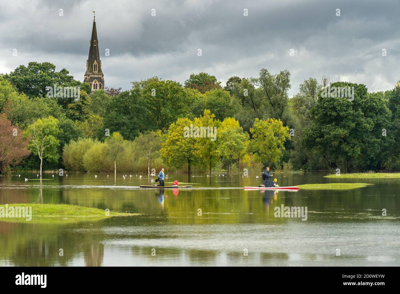 Brent valley river golf hi-res stock photography and images - Alamy