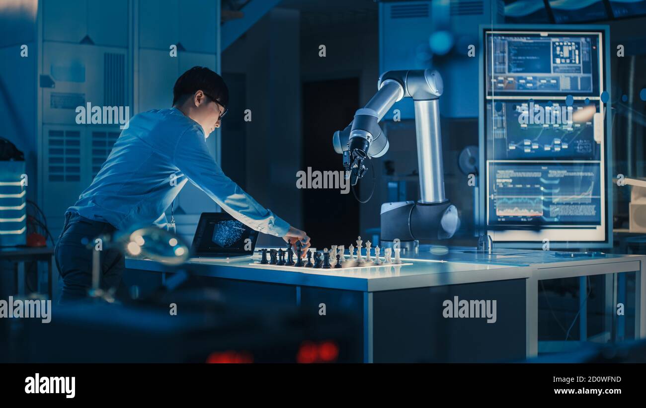 Deep blue chess computer hi-res stock photography and images - Alamy