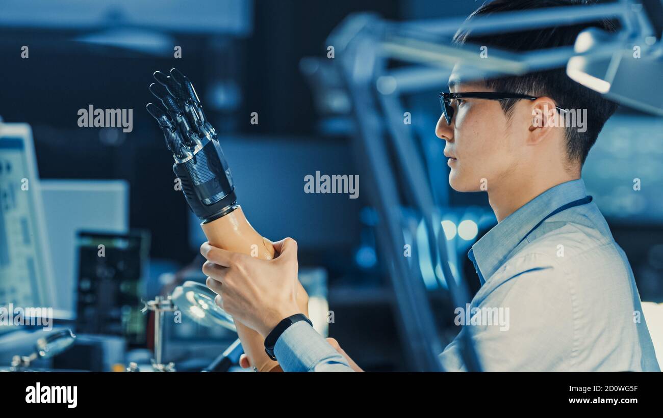 Technological Prosthetic Robot Arm is Tested by Two Professional ...