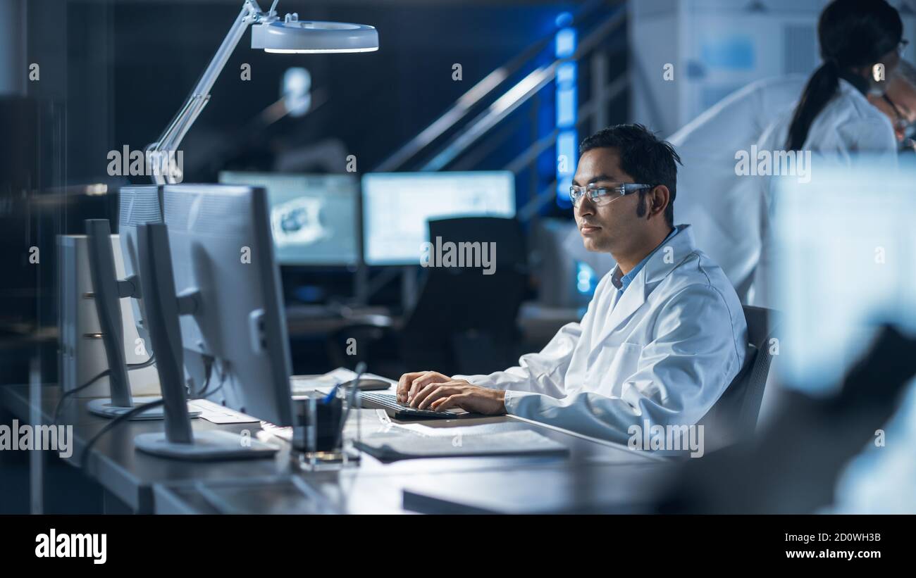 Development in medical technology hi-res stock photography and images ...