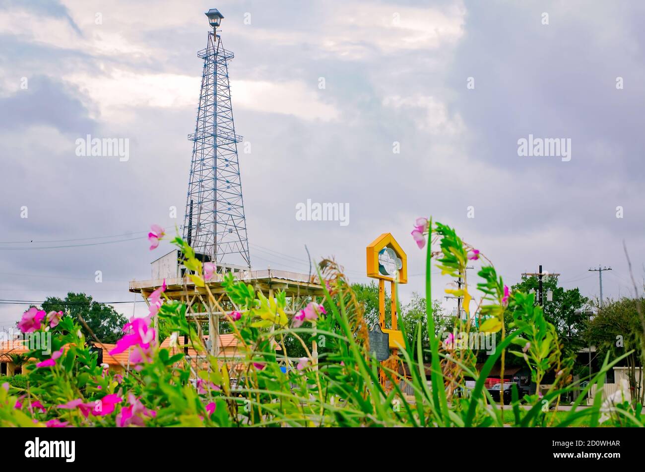 Oil well rig hi-res stock photography and images - Alamy