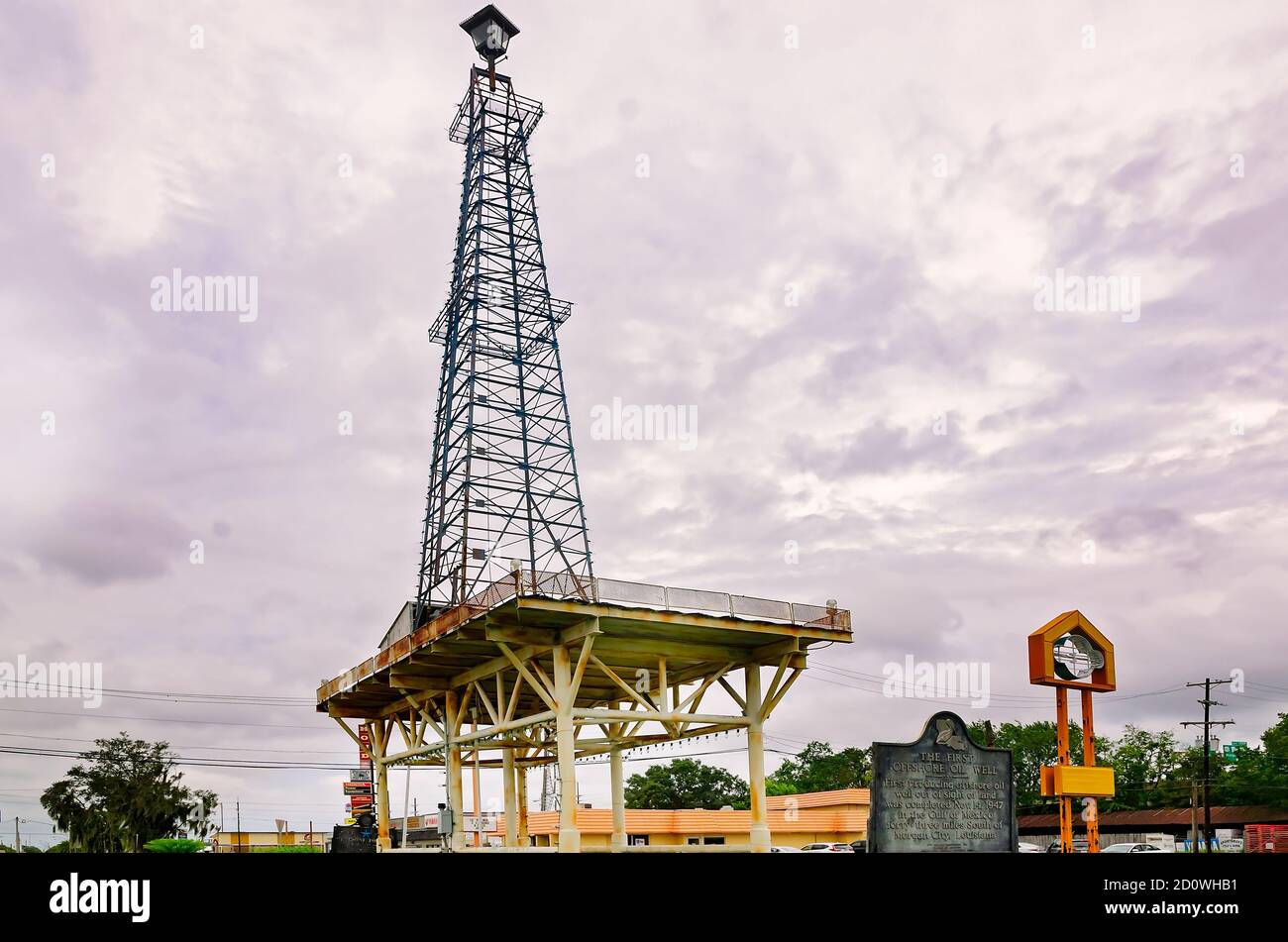 Well stands hi-res stock photography and images - Alamy