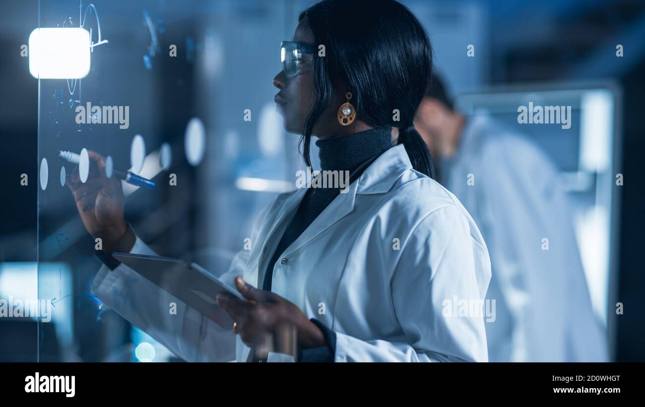 African american lab coat hi-res stock photography and images - Alamy