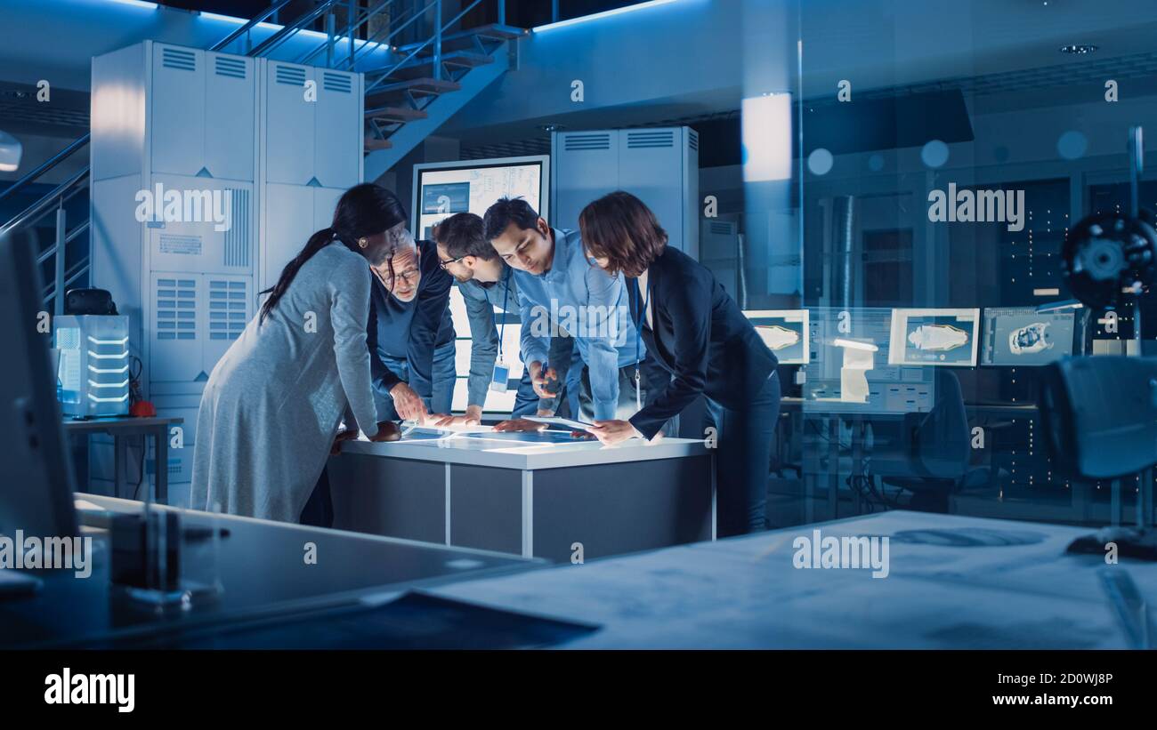 Multi diverse group of scientists hi-res stock photography and images ...