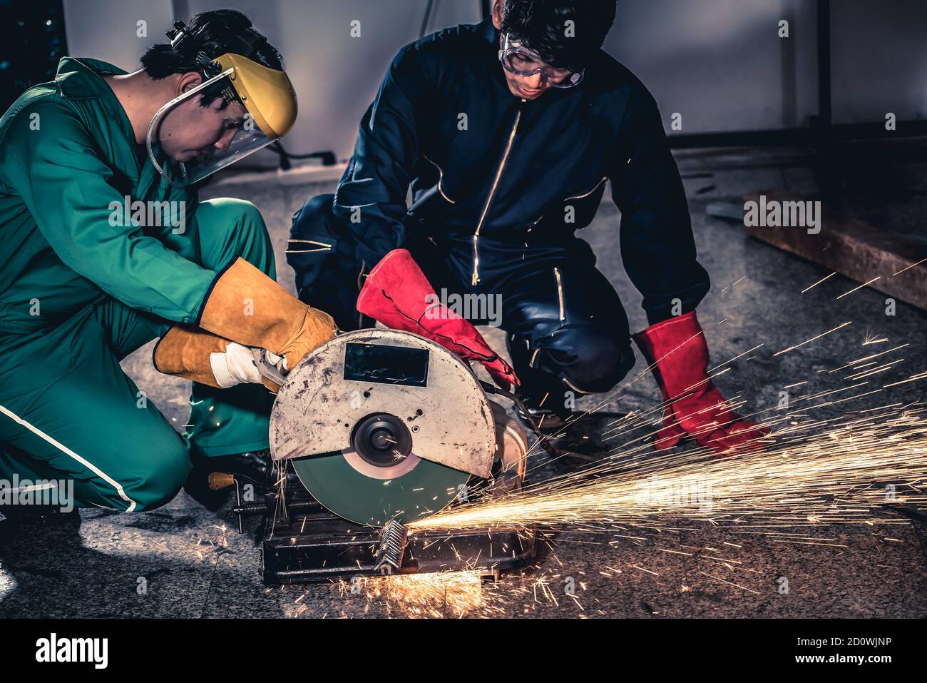 Disc cutter hi-res stock photography and images - Alamy