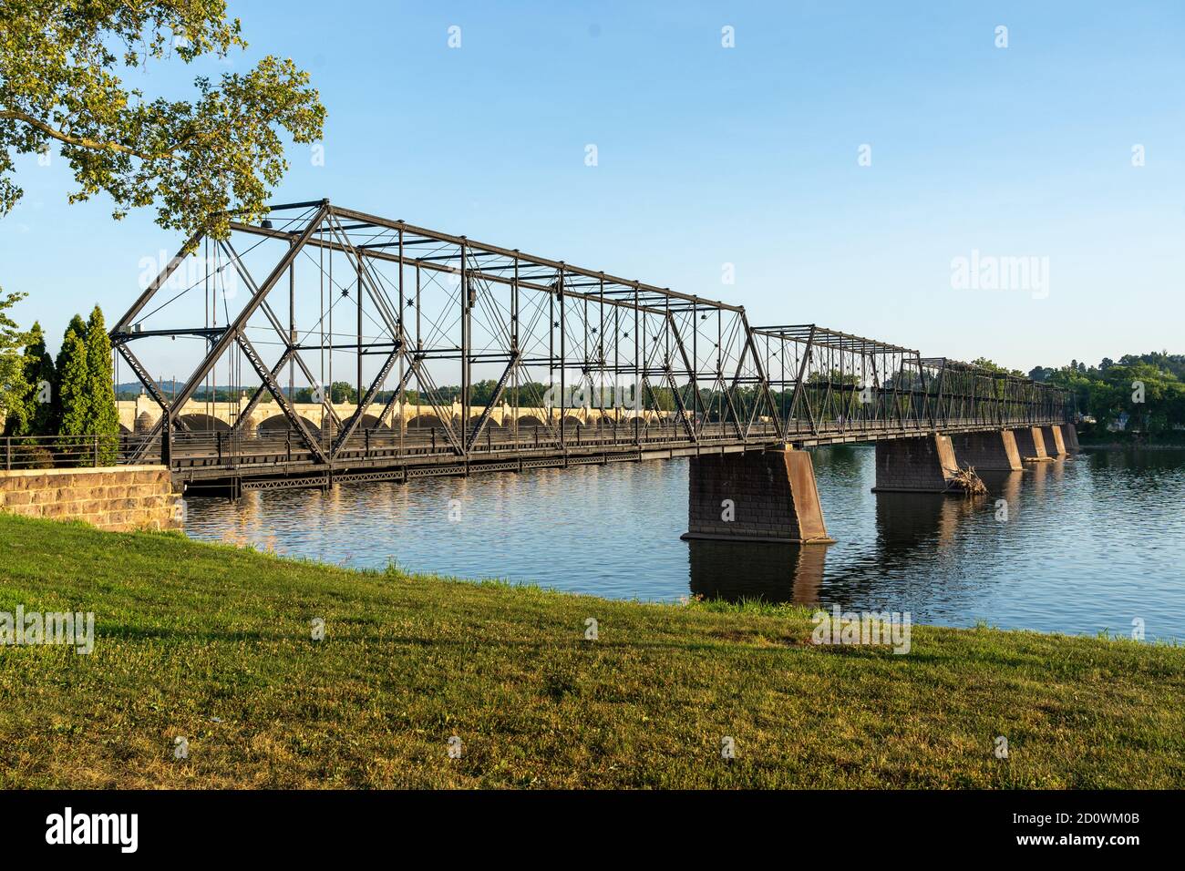The Walnut Street Bridge in Harrisburg, Pennsylvania Stock Photo - Alamy