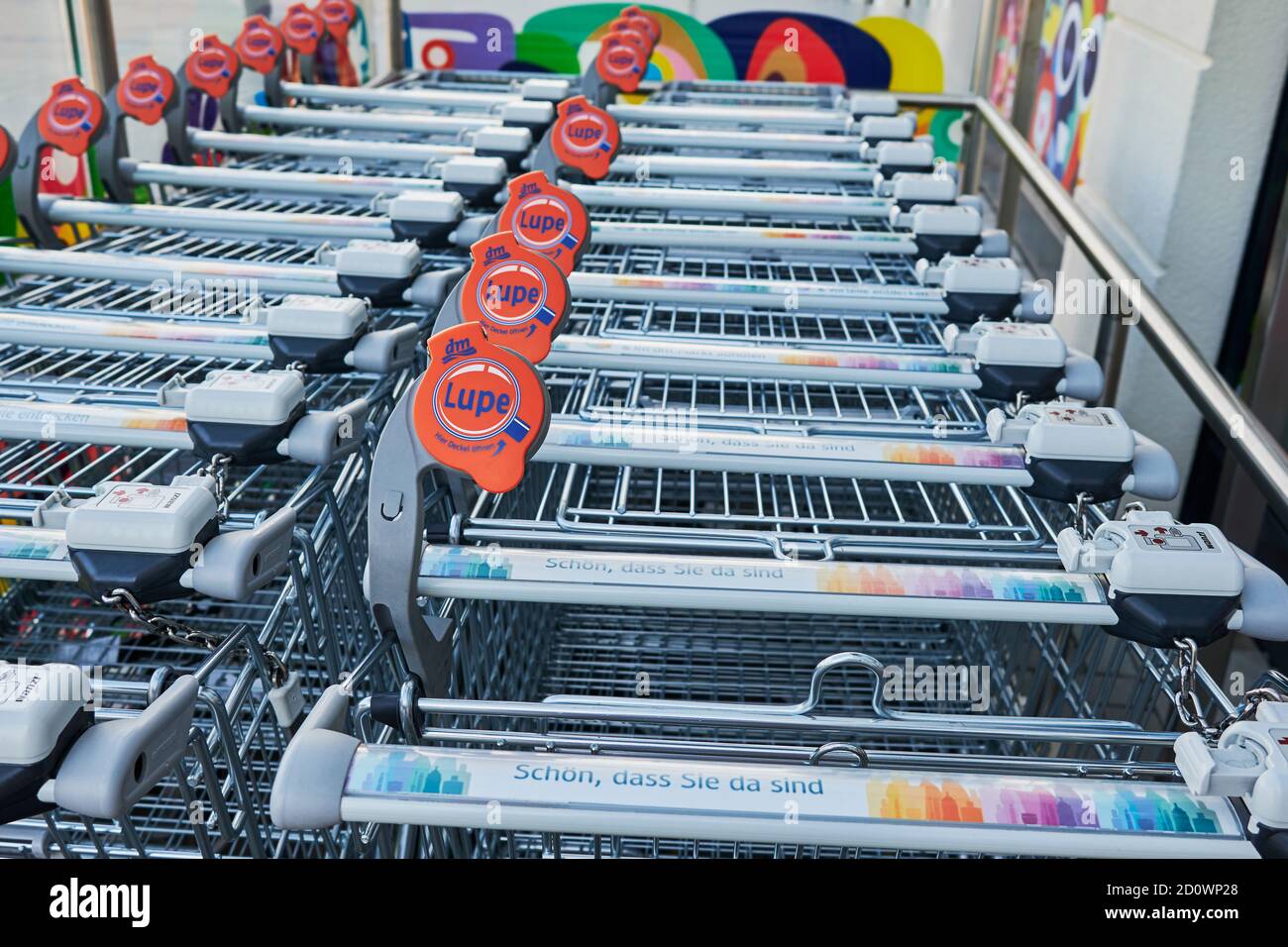 Car front in magnifier glass hi-res stock photography and images - Alamy