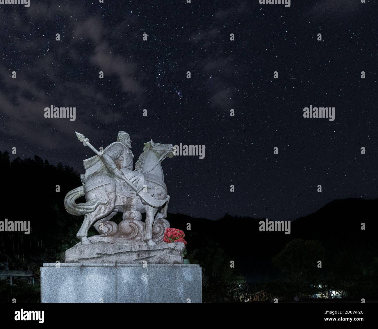 Statue sculpture architecture night hi-res stock photography and images ...