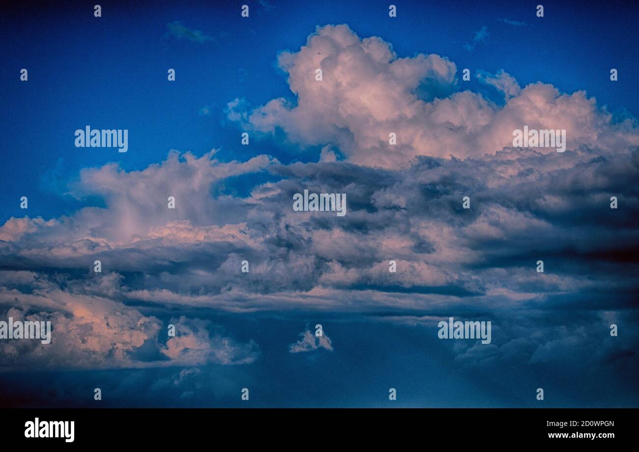 Artistic scenes hi-res stock photography and images - Alamy
