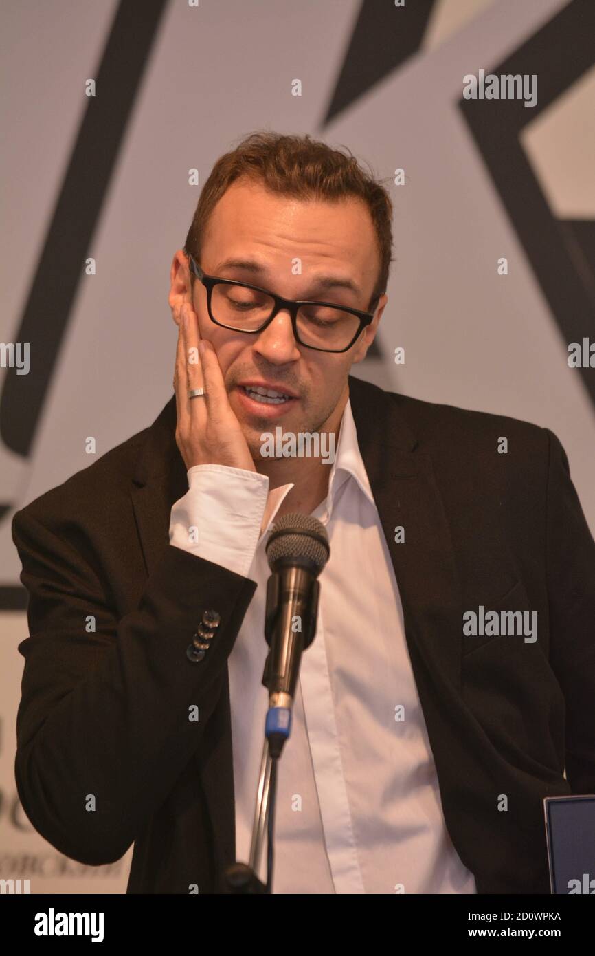 The ceremony of presenting the 25th theater prize to the editorial ...