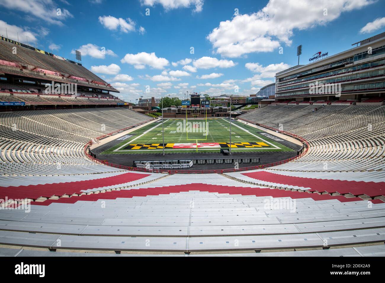 Completely empty field hi-res stock photography and images - Alamy