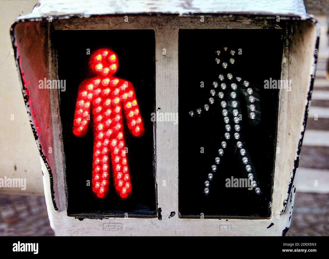 Traffic lights pedestrian showing hi-res stock photography and images ...