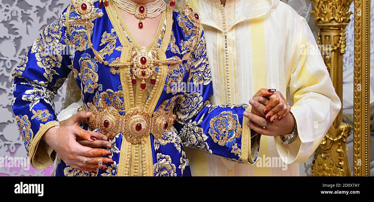 Arab People With Traditional Dress High Resolution Stock Photography ...