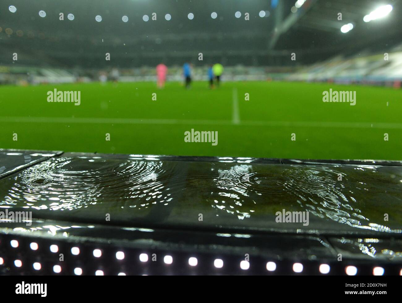 Advertising boards premier league hi-res stock photography and images ...