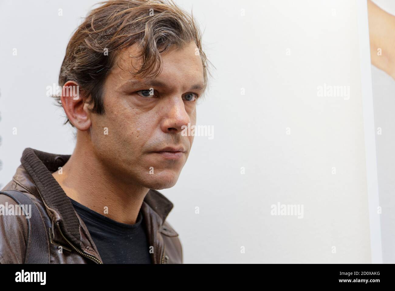 Paris, France. 10th Nov, 2016. Valmont Achalme, luminographer in Le ...