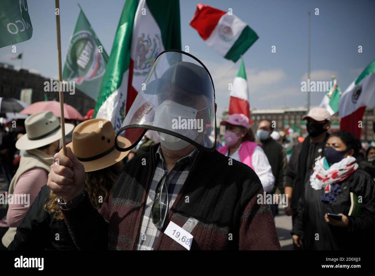 Anti amlo protesters hi-res stock photography and images - Alamy