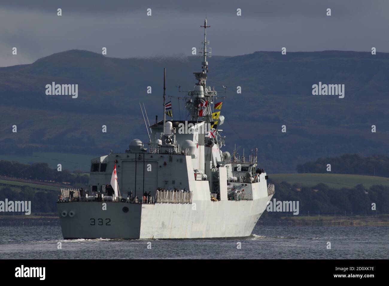 HMCS Ville de Quebec (FFH 332), a Halifax-class (or City-class) multi ...