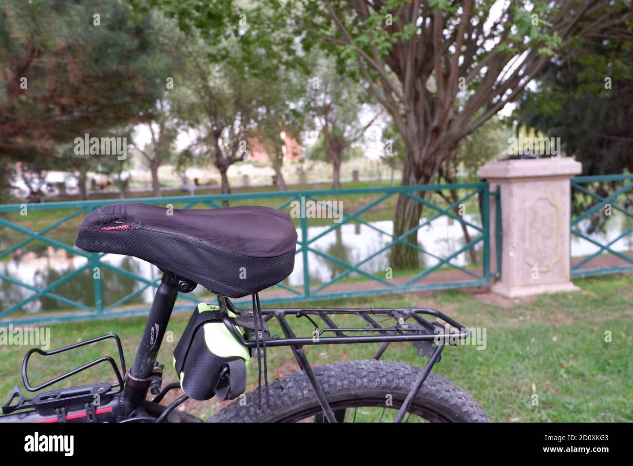 Park bike lane hi-res stock photography and images - Alamy