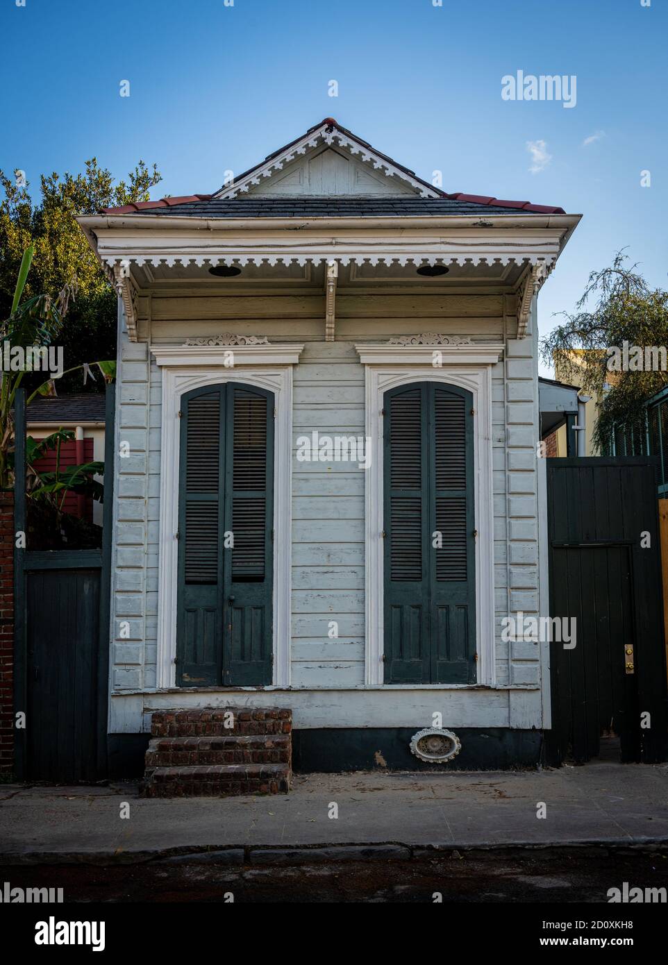 Shot gun house hi-res stock photography and images - Alamy