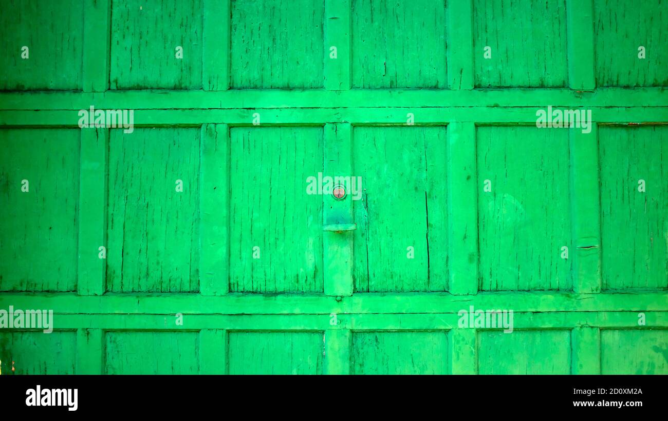Worn painted barn door hi-res stock photography and images - Alamy
