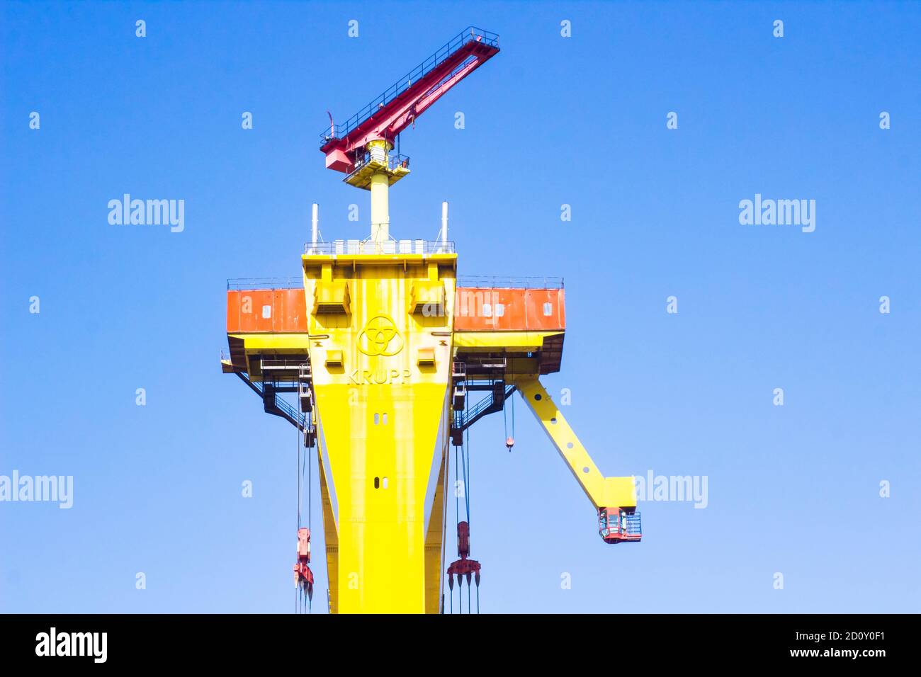 Crane outrigger hi-res stock photography and images - Alamy