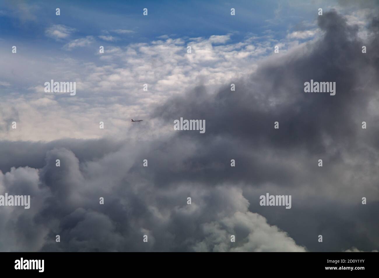 Grey color sky hi-res stock photography and images - Alamy