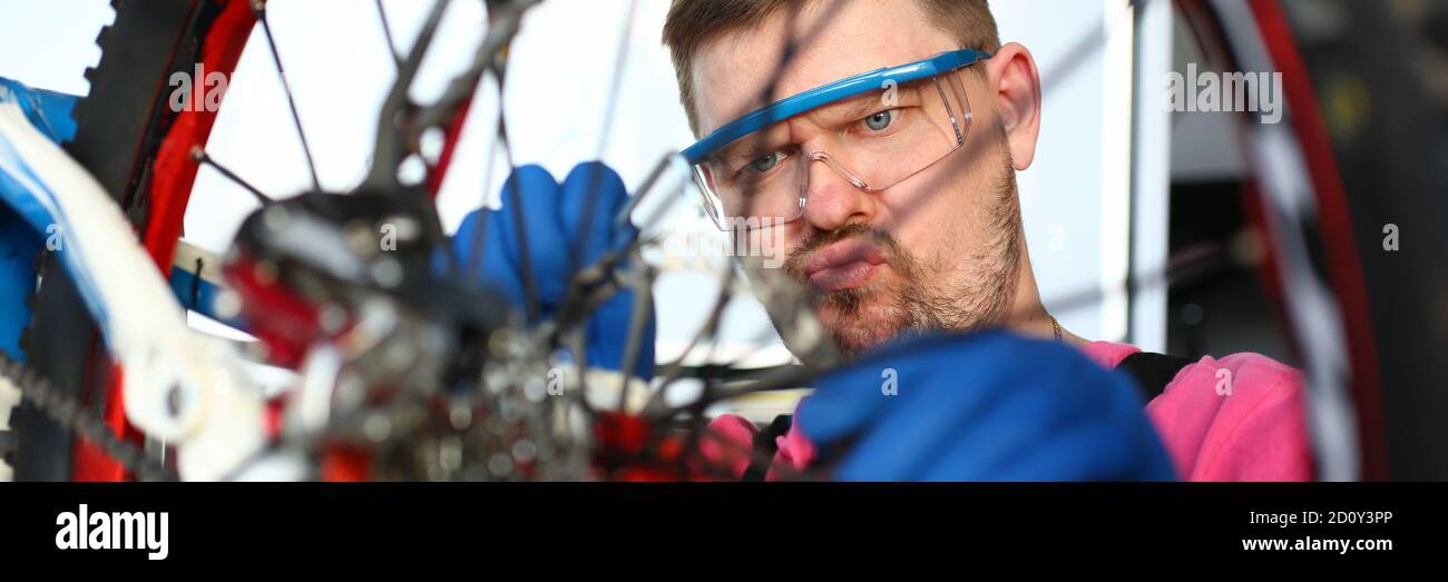 Using tool hi-res stock photography and images - Alamy