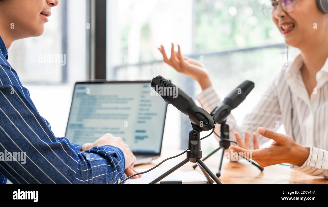 Radio host interviewing a guest hi-res stock photography and images - Alamy