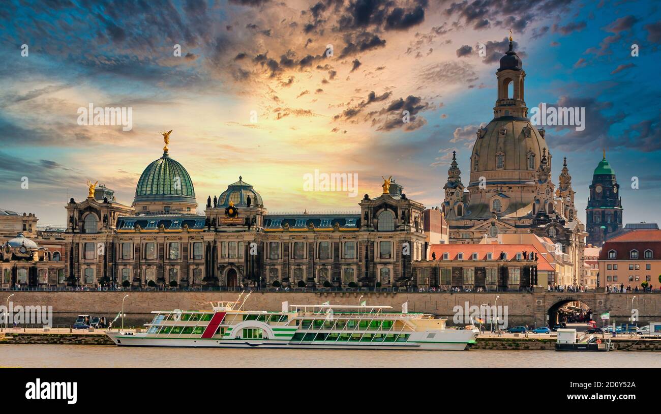 Natural history composite hi-res stock photography and images - Alamy