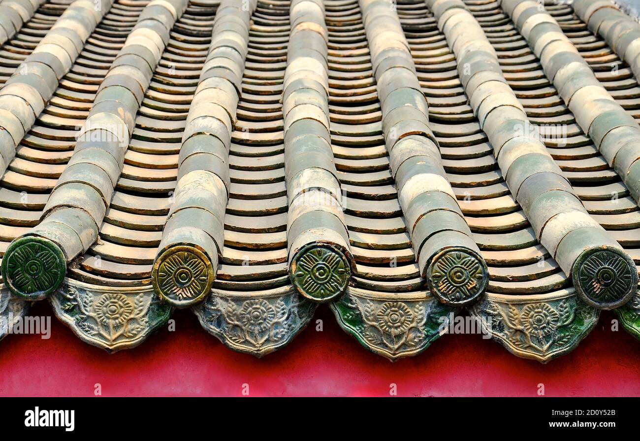 Chinese temple roof texture hi-res stock photography and images - Alamy
