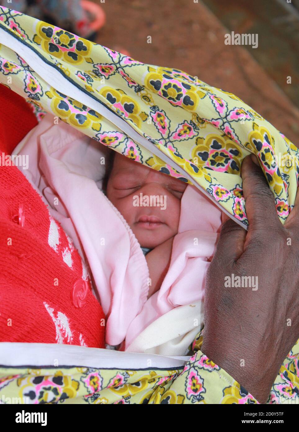 Black newborn baby africa hospital hi-res stock photography and images ...