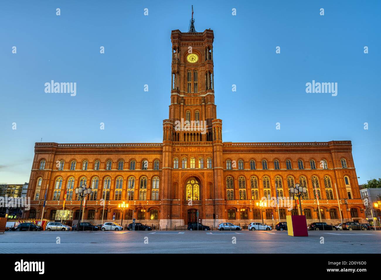 Rotes rathaus hi-res stock photography and images - Alamy