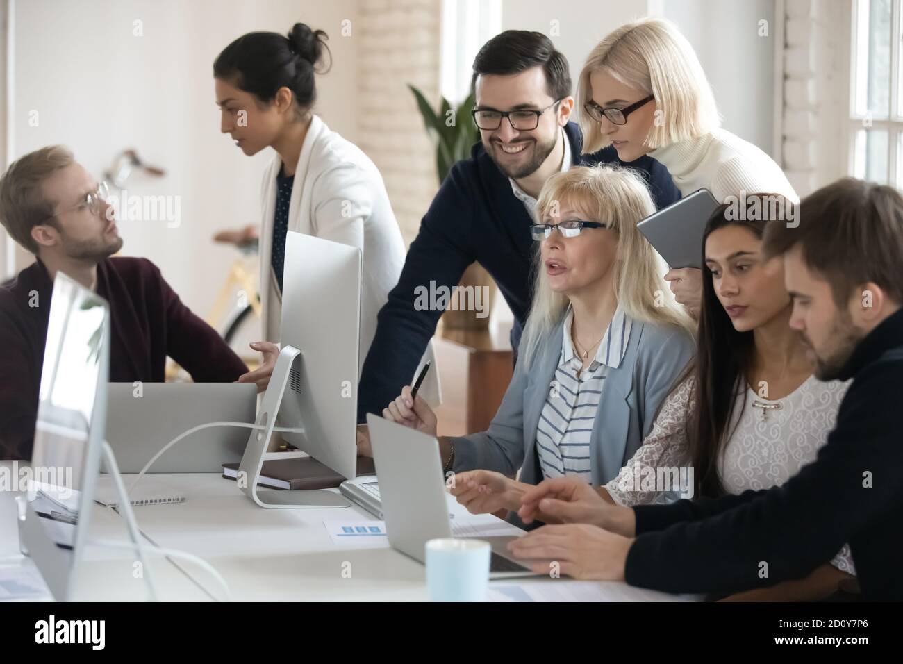 Insurance company employees hi-res stock photography and images - Alamy