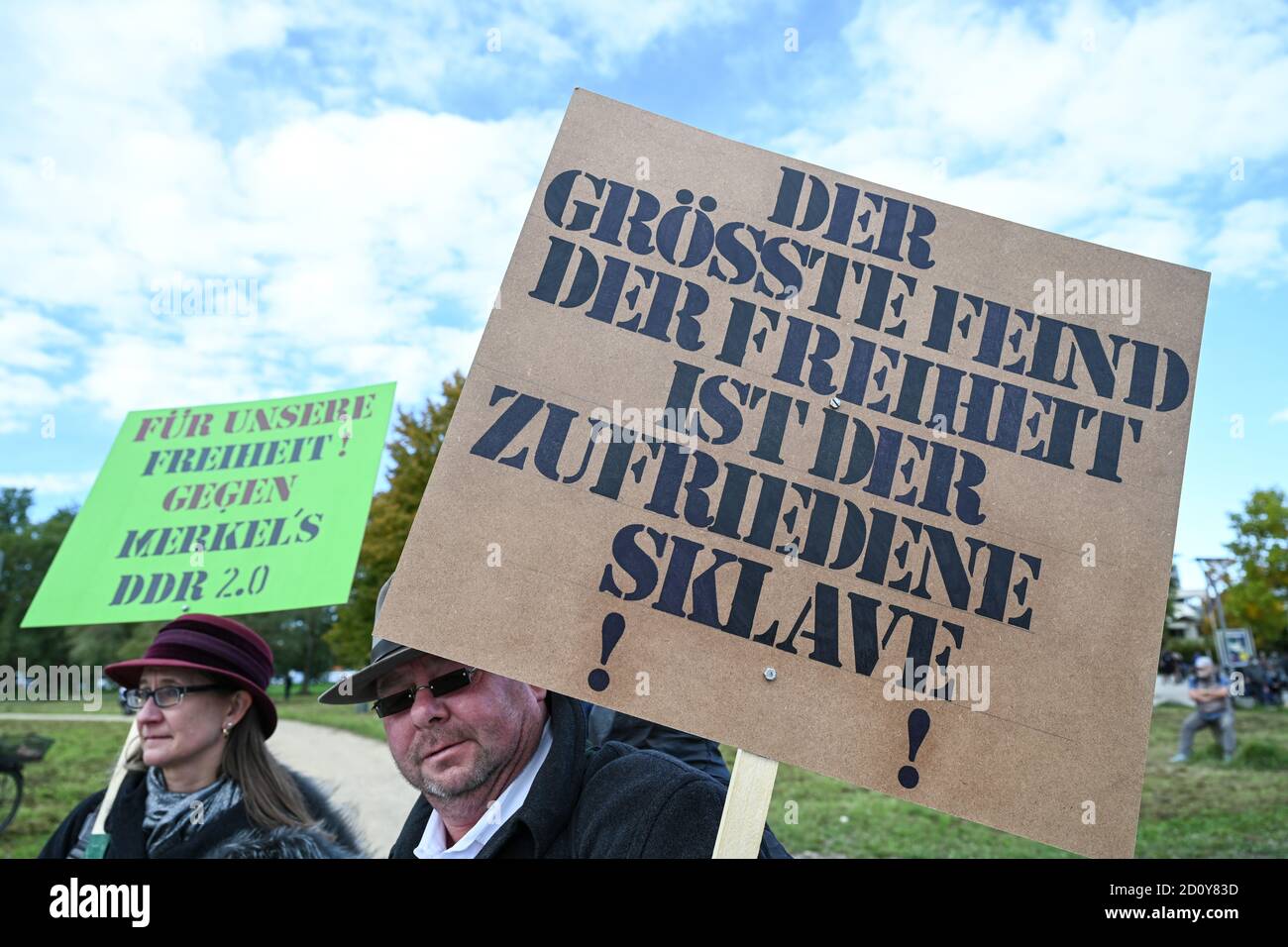 Ddr Signs High Resolution Stock Photography and Images - Alamy