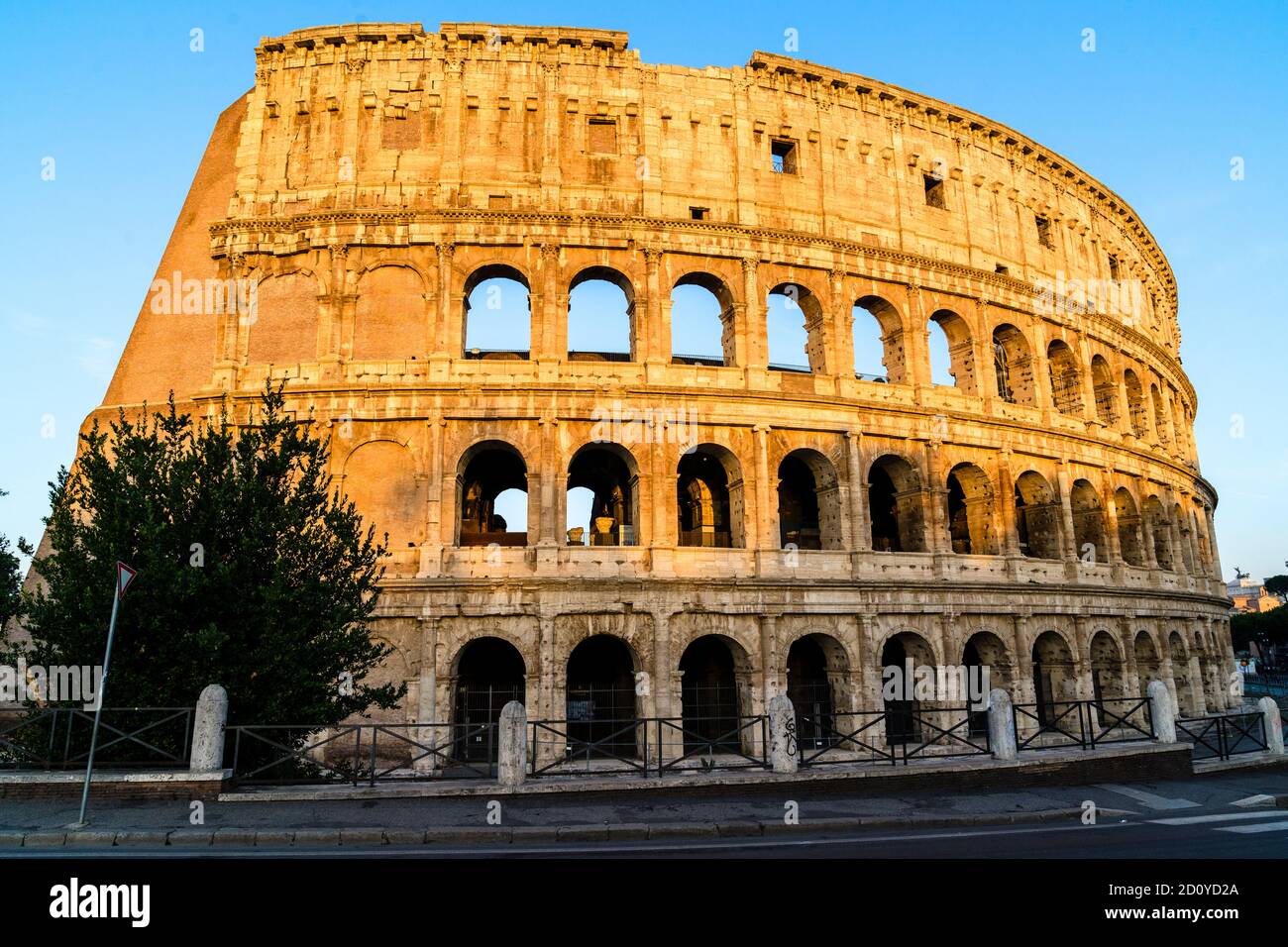Colosseum scaffolding hi-res stock photography and images - Alamy