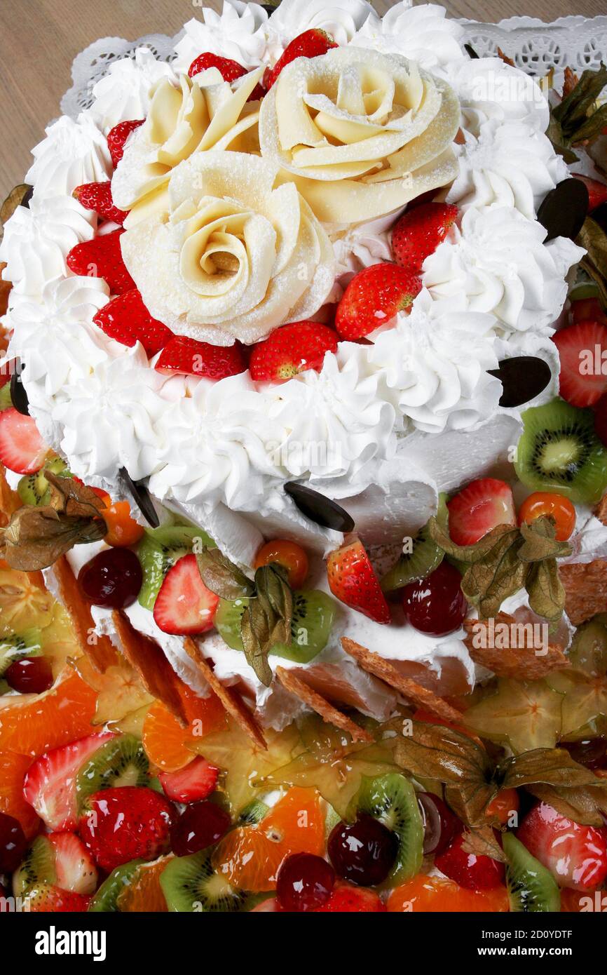 Tasty cake hi-res stock photography and images - Alamy