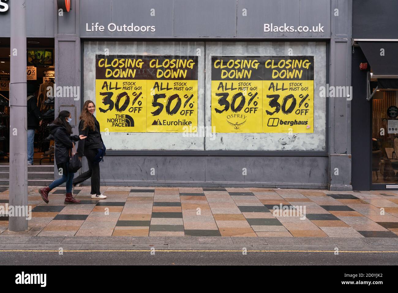 Posters on windows hi-res stock photography and images - Alamy