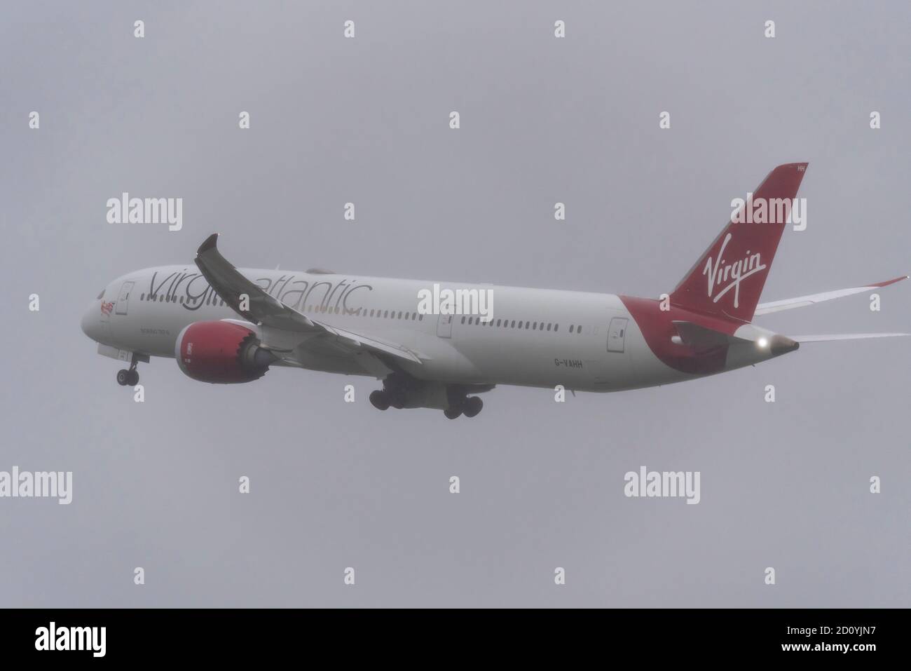 Virgin Atlantic Boeing 787 -9 Dreamliner jet airliner plane G-VAHH ...