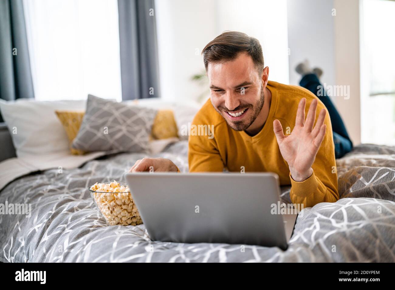 Connection chat hi-res stock photography and images - Alamy