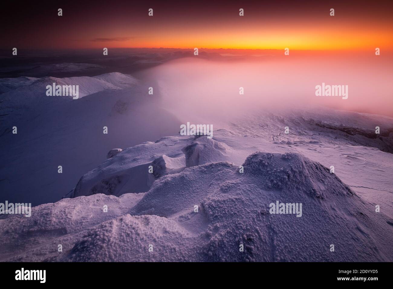 Snowy mountain top view hi-res stock photography and images - Alamy