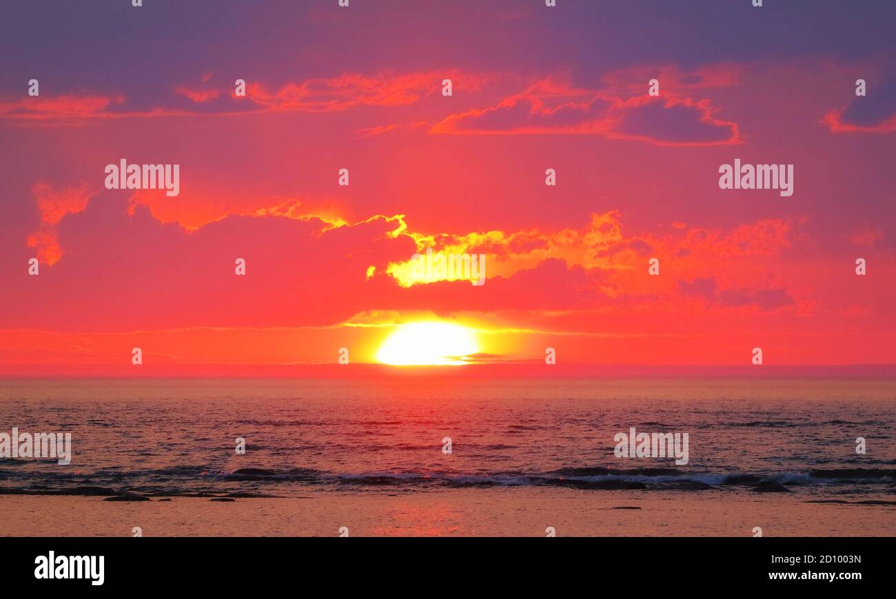 Bright light reflections hi-res stock photography and images - Alamy