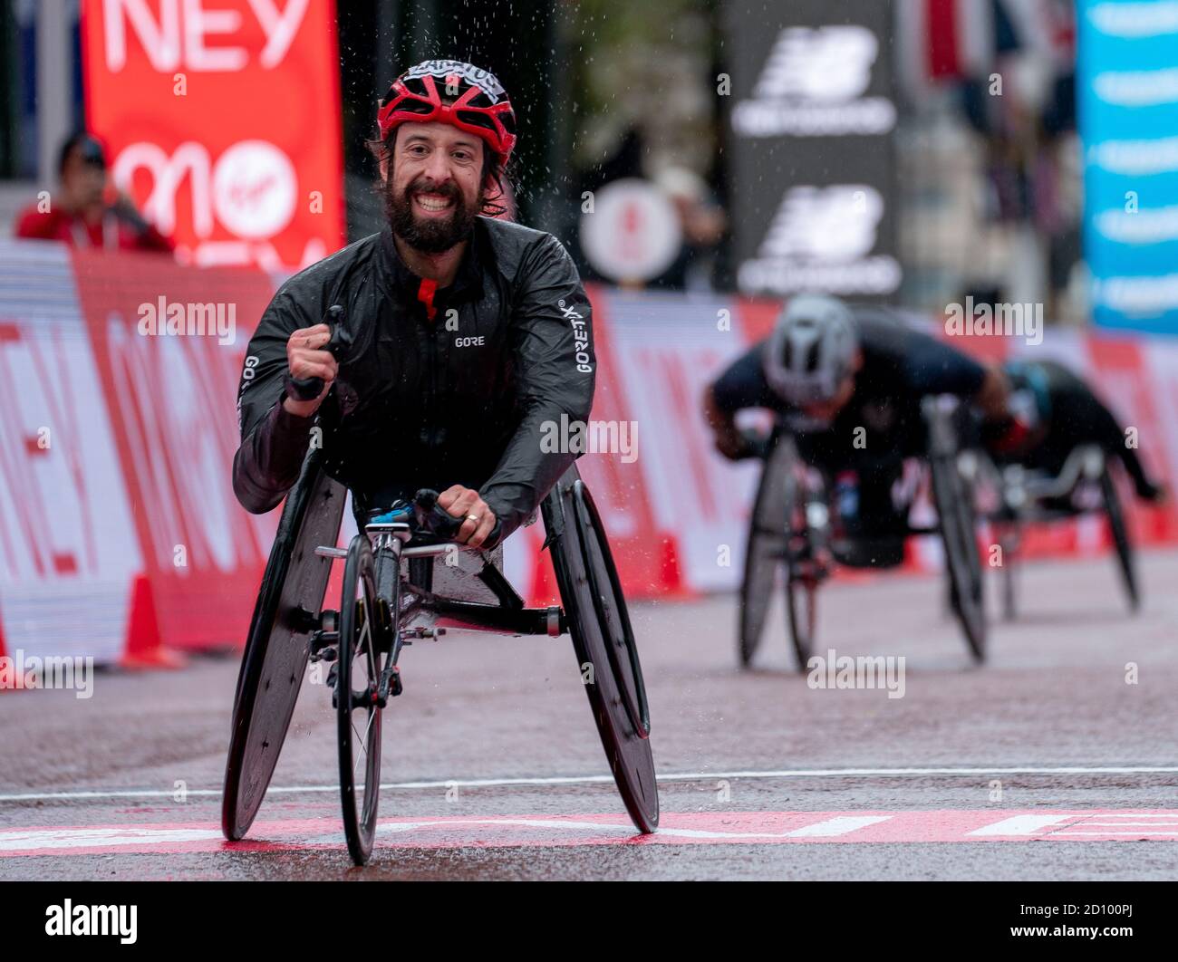 Canada's Brent Lakatos wins the Men's Elite Wheelchair Race on The Mall ...