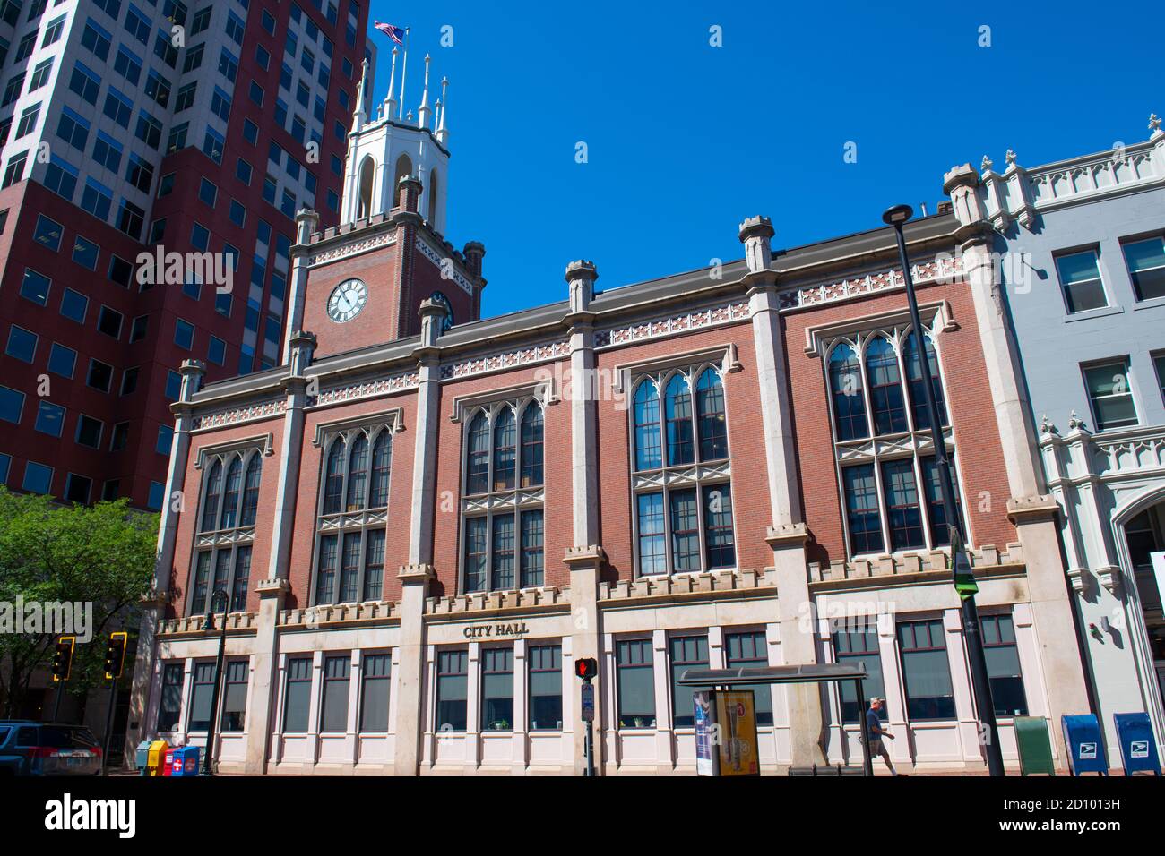 Manchester City Hall at 1 City Hall Plaza at Elm Street in downtown ...