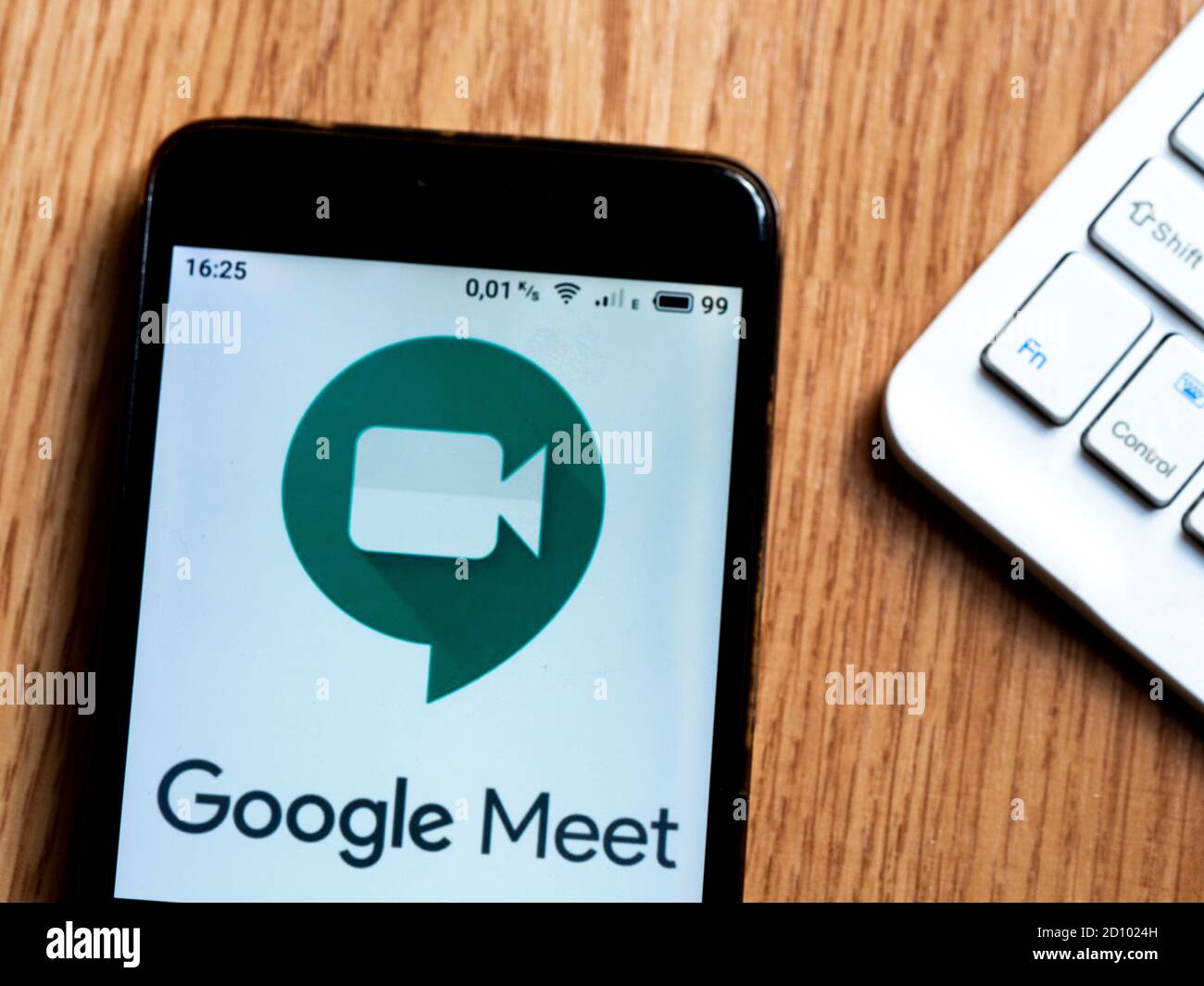 Google meet logo hi-res stock photography and images - Alamy