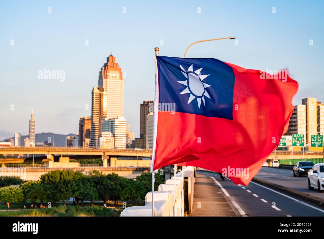 Taipei 101 flag hi-res stock photography and images - Alamy