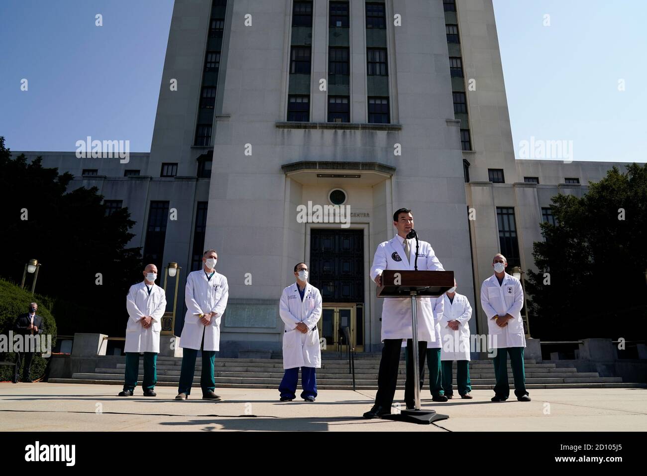 Navy doctors hi-res stock photography and images - Alamy