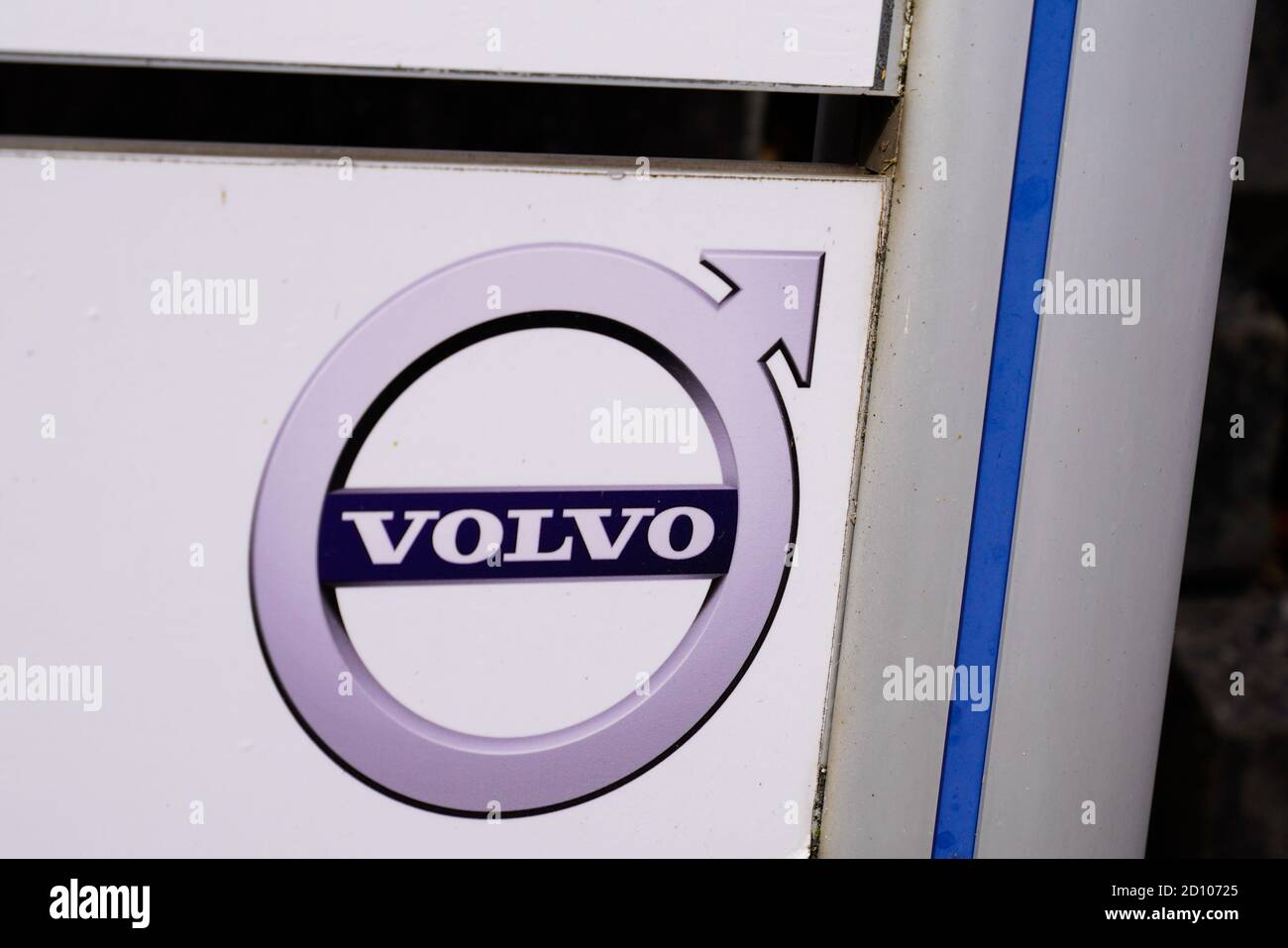 Volvo logotype hi-res stock photography and images - Alamy