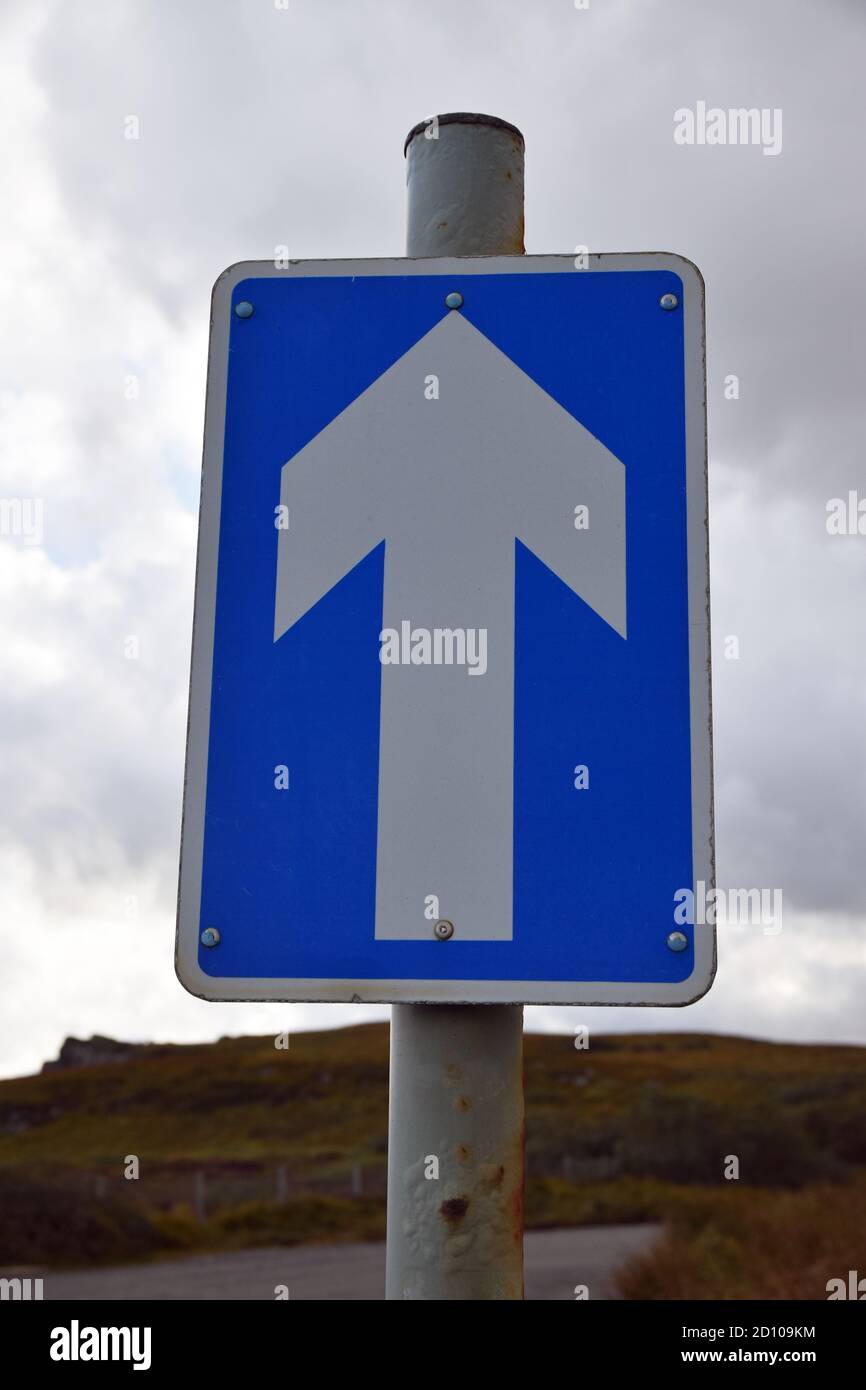 One way sign uk hi-res stock photography and images - Alamy